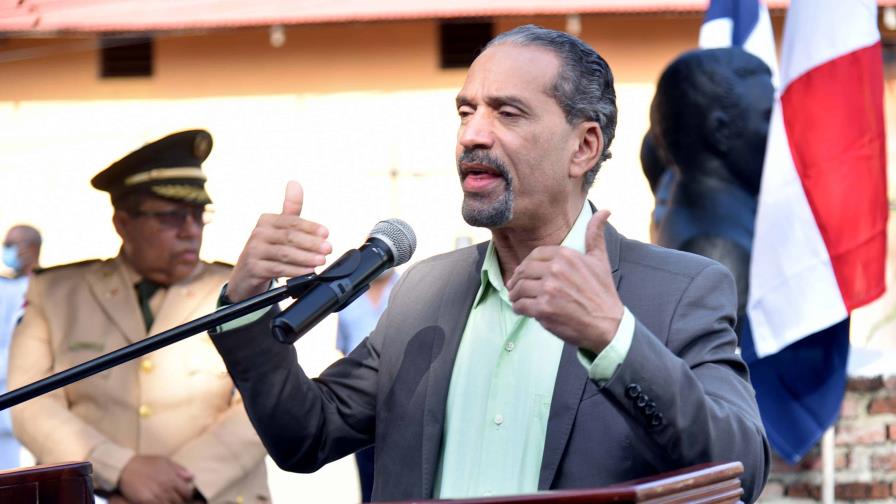 Efemérides Patrias condena modificacion del Himno Nacional - RDE Digital