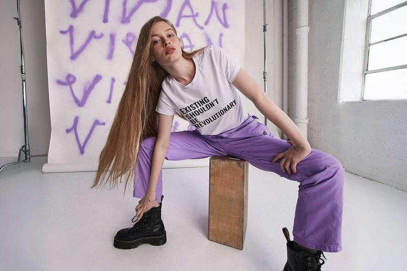 Vivian Wilson, hija de Elon Musk, destaca en NY Fashion Week