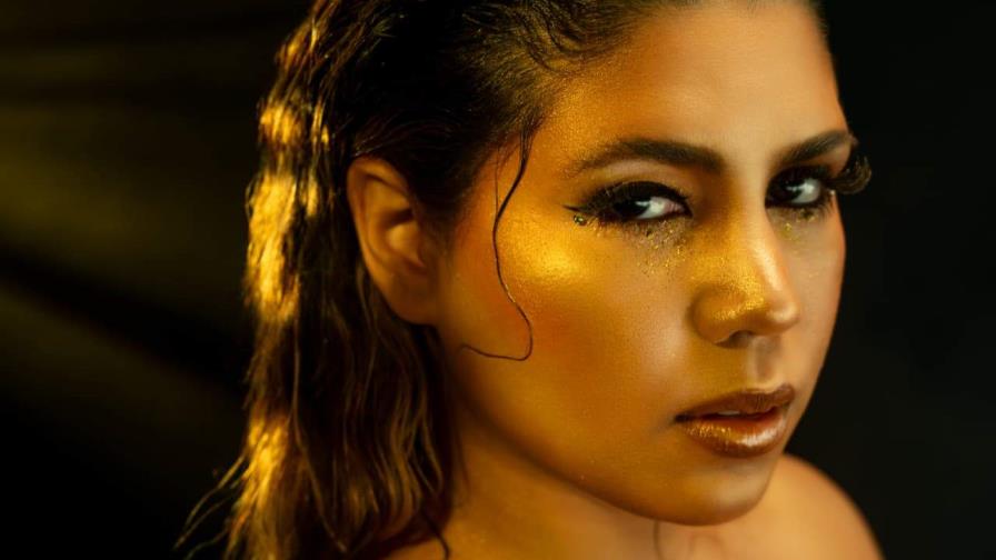 Layza Moory estrena bachata "Se acabó el abuso"