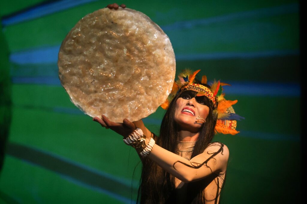 Nileny Dippton deslumbra con “ANAKA-O-NA: Alba y ocaso” - RDE Digital