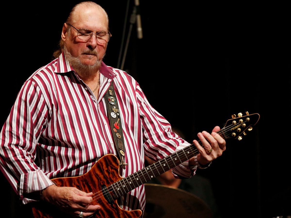 Muere Steve Cropper, figura clave del soul y guitarrista de Booker ...